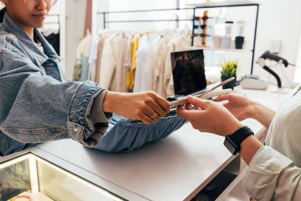 Les 20 meilleures marques de vêtements à bas prix avec des vêtements de ...